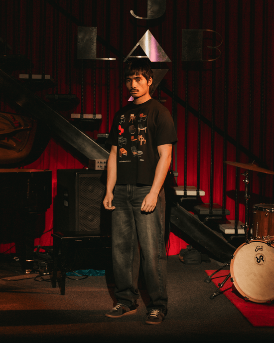 Black Chair T-shirt – Mutimer